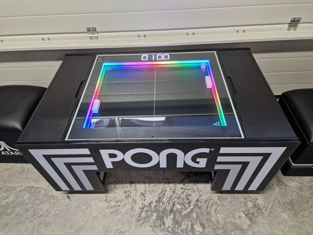Atari Pong Table Arcade Spieltisch mit 2x Atari Hocker | Kaufen auf Ricardo