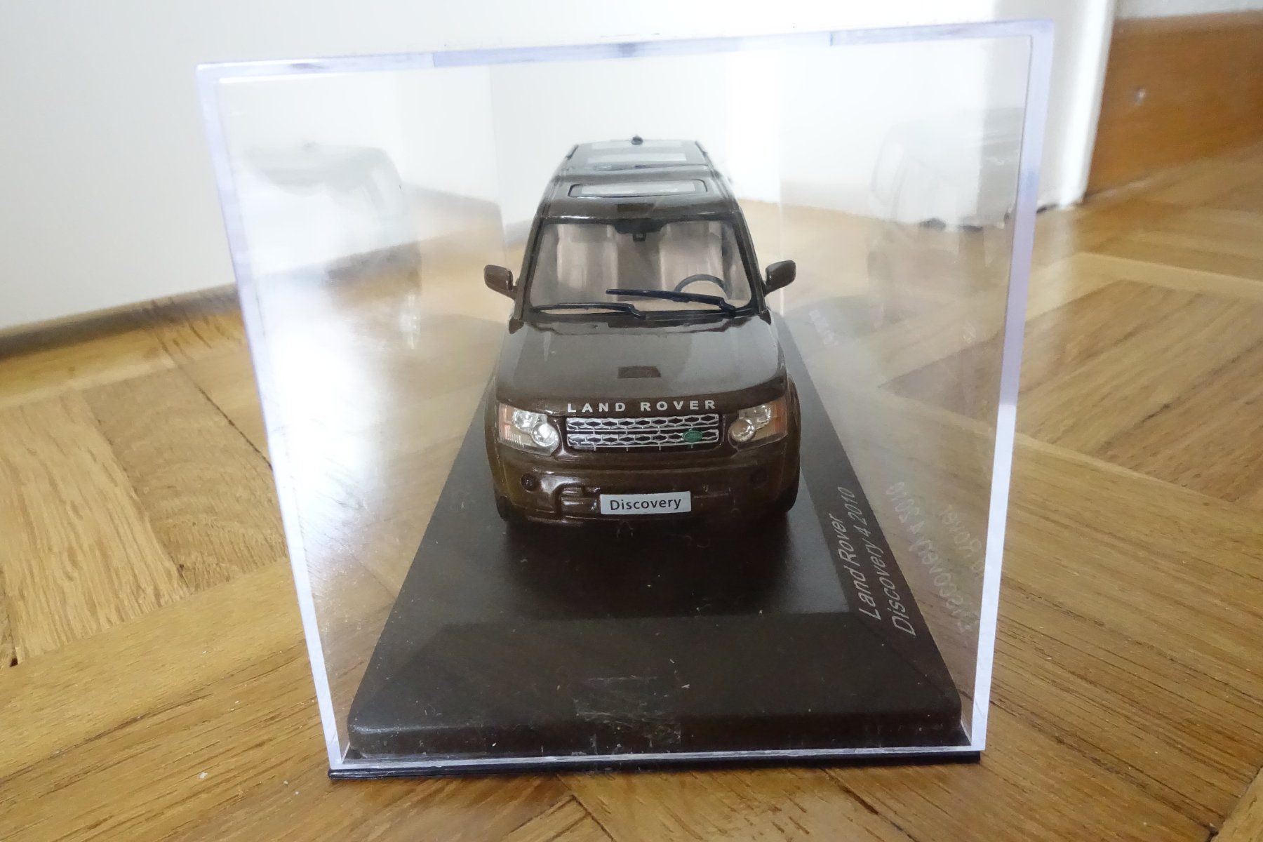 Land Rover Discovery 4 2010 1:43 NEU in OVP! (Neu (gemäss Beschreibung ...