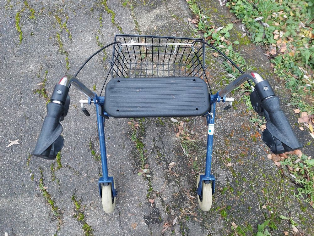 Rollator gebraucht mit Korb Gehilfe für Senioren (Gebraucht) in ...