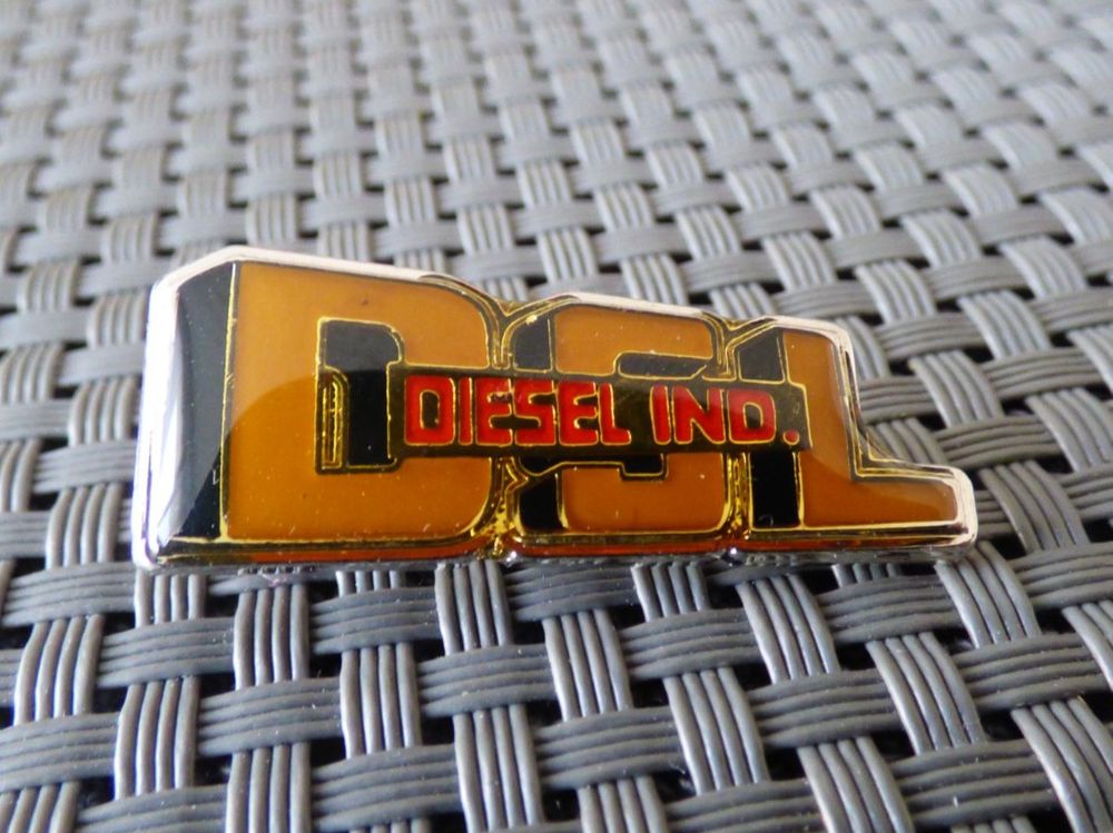 Pin der Modemarke DIESEL | Kaufen auf Ricardo