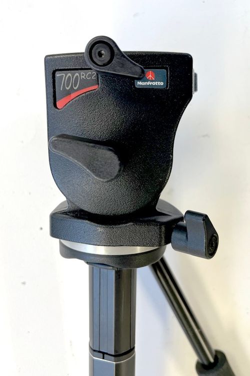Manfrotto 700RC2 Stativkopf + 2 Wechselplatten | Kaufen auf Ricardo