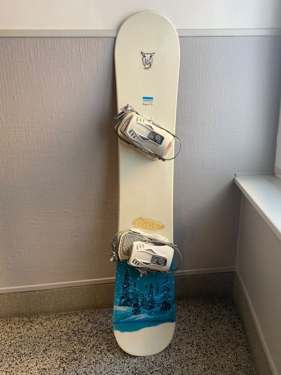 Snowboard Donuts Board by T. K., Länge 148 cm (Gebraucht) in Zürich für ...