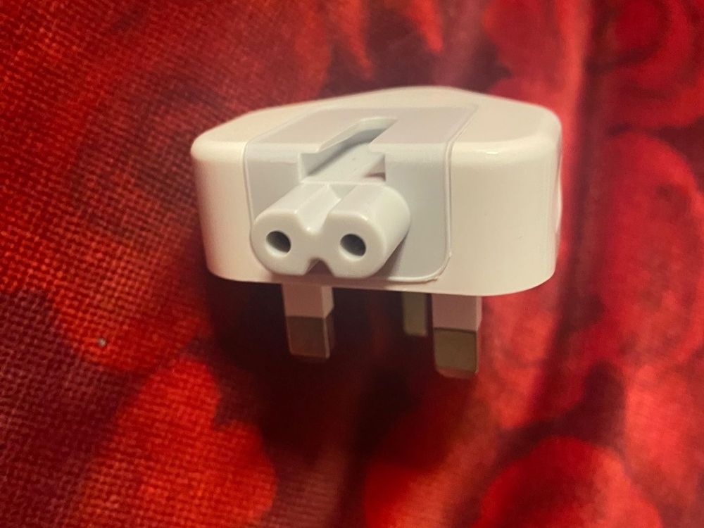 Stecker/Adapter für iPhone/iPad für Deutschland und England (Neu ...