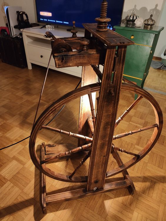 Antikes Spinnrad - Upcycling Stehlampe Vintage Unikat (Gebraucht) in ...