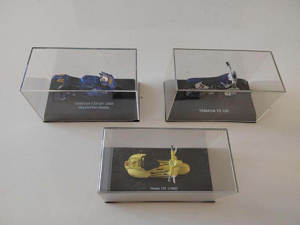 New Ray Motorrad-Modelle 1:24 - 2 Yamaha, eine Vespa | Kaufen auf Ricardo