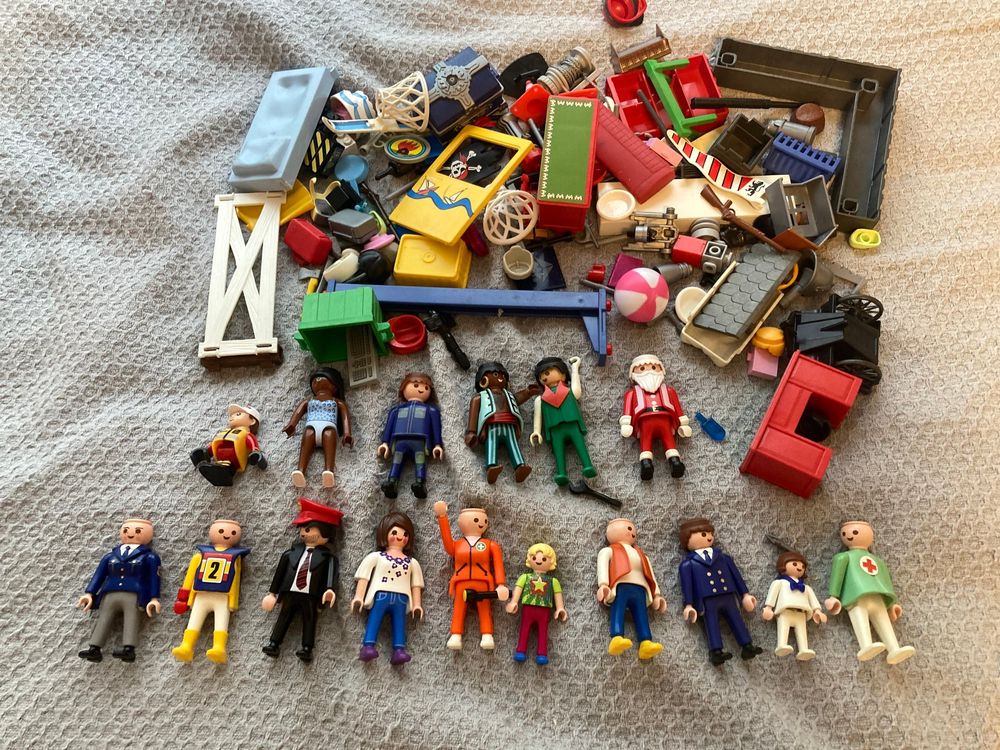 600 Gramm Playmobil Teile und 16 Personen ab 1 Franken (Gebraucht) in Volketswil für CHF 7 – mit ...