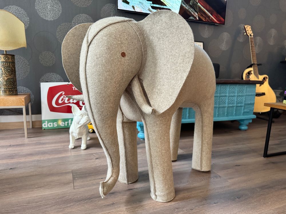 OVERSIZED WOOL FELT ELEPHANT - GREY The World of RH (Gebraucht) in ...