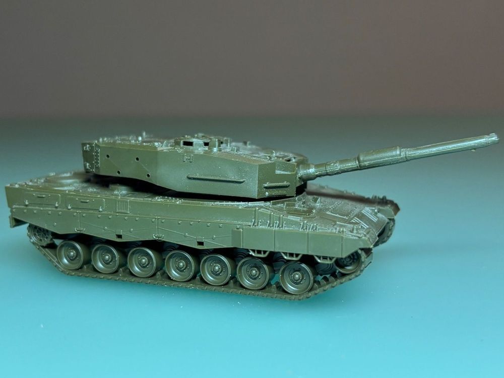 Panzer 87 LEOPARD 2 der Schweizer Armee * Minitanks 1:87 (Gebraucht) in ...