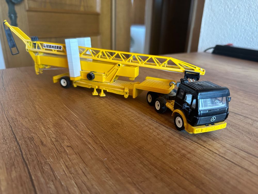 Siku 3913 Mercedes SK mit Liebherr Kran Sammler Zustand 1:55 (Gebraucht ...
