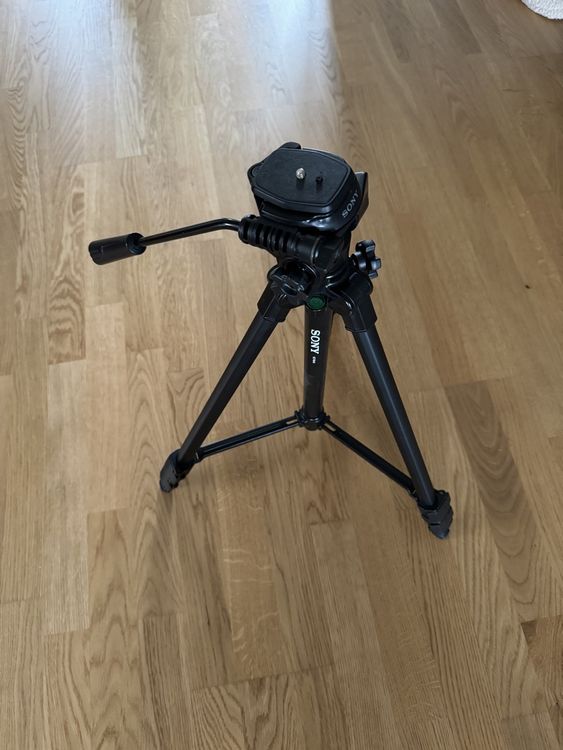 Sony VCT-R640 Tripod Dreibein Stativ (Gebraucht) in Zürich für CHF 9 ...