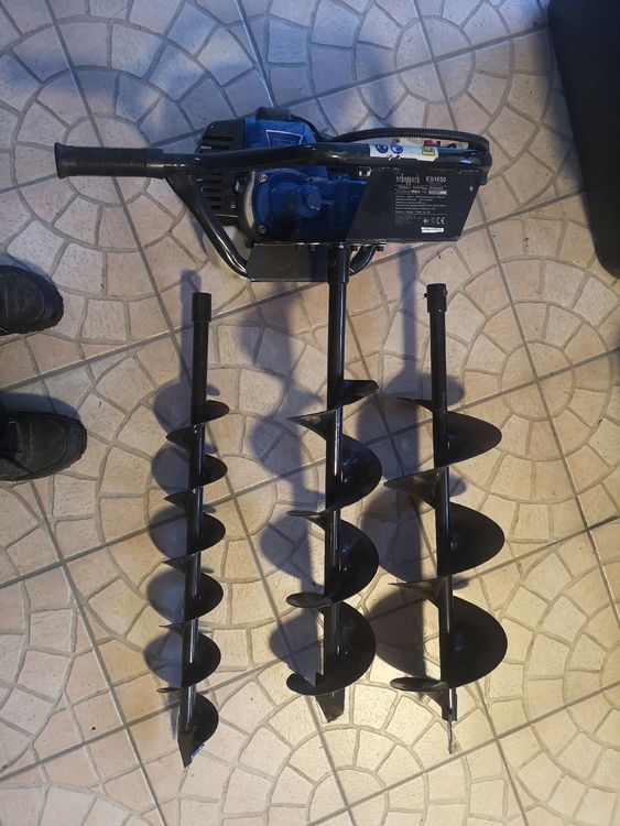 Erdbohrer mit 3 verschiedenen Bohreinsätzen (Gebraucht) in Castione für ...