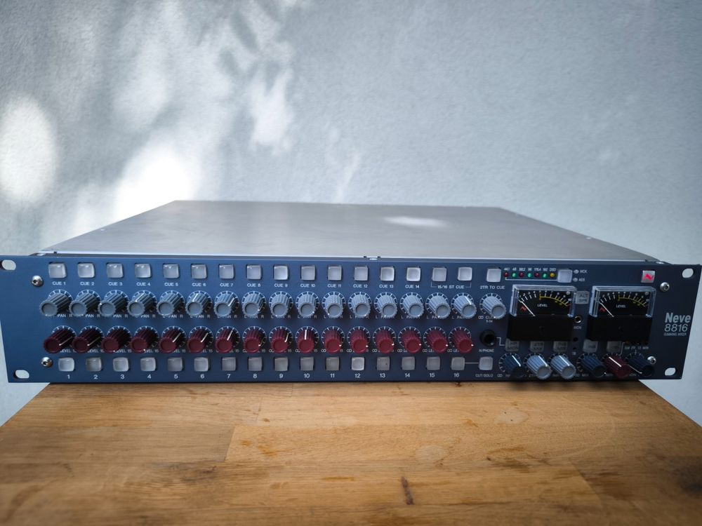 Neve 8816 (Gebraucht) in Chigny für CHF 1600 – mit Lieferung auf ...