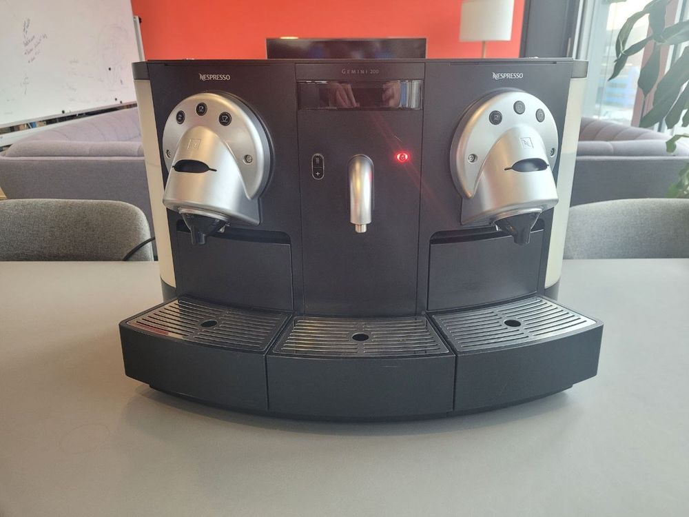 Büro Kaffeemaschine NESPRESSO PROFESSIONAL Gemini 200 (Gebraucht) in ...