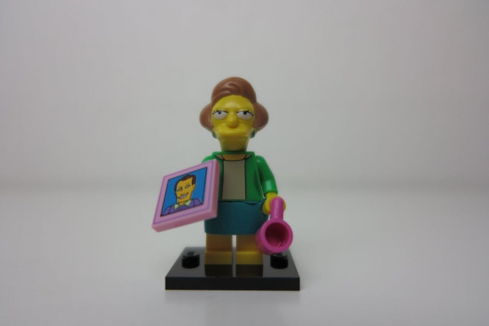 LEGO Minifigur Edna Krabappel Simpsons CMF Serie 2 | Kaufen auf Ricardo