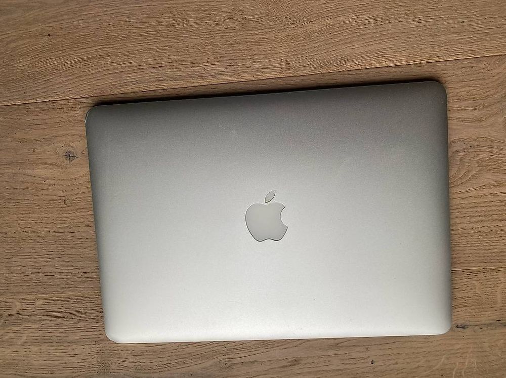 MacBook Air 13" (D'occasion) à Sugiez pour CHF 220 – retrait uniquement ...
