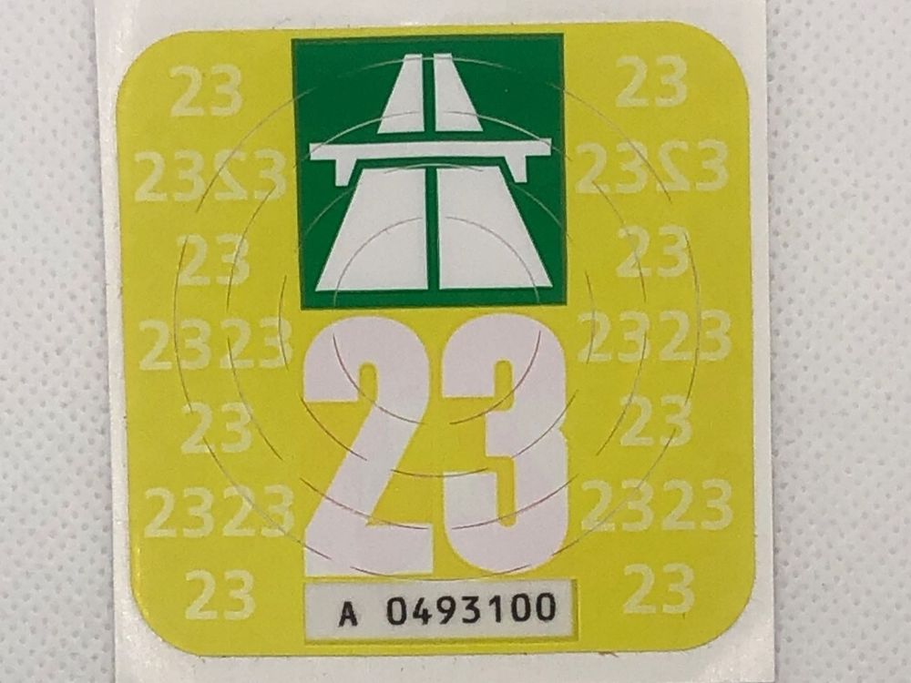 Autobahnvignette 2023 (Neu und originalverpackt) in Hägglingen für CHF 30 – mit Lieferung auf ...