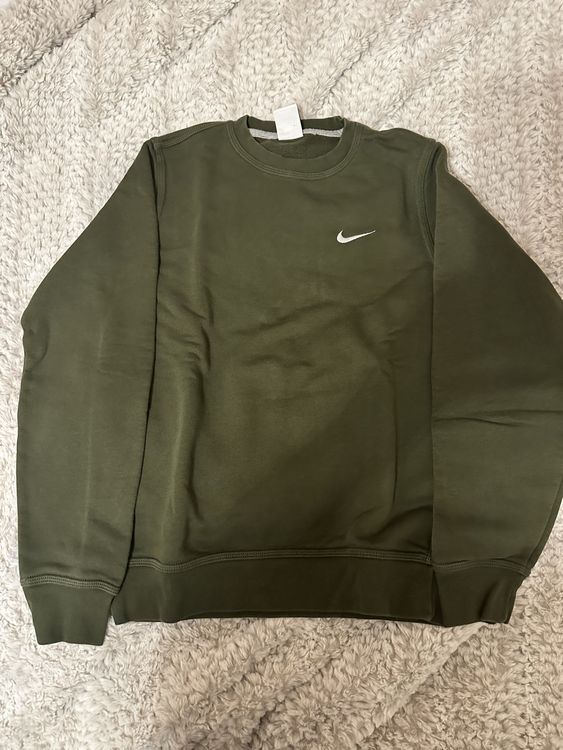 Nike Pullover (Neu und originalverpackt) in Wattwil für CHF 25 – mit ...