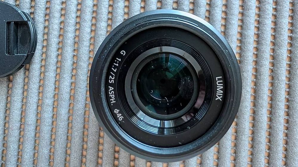 Panasonic Lumix 25mm 1.7 (Gebraucht) in Menzingen für CHF 100 – nur ...
