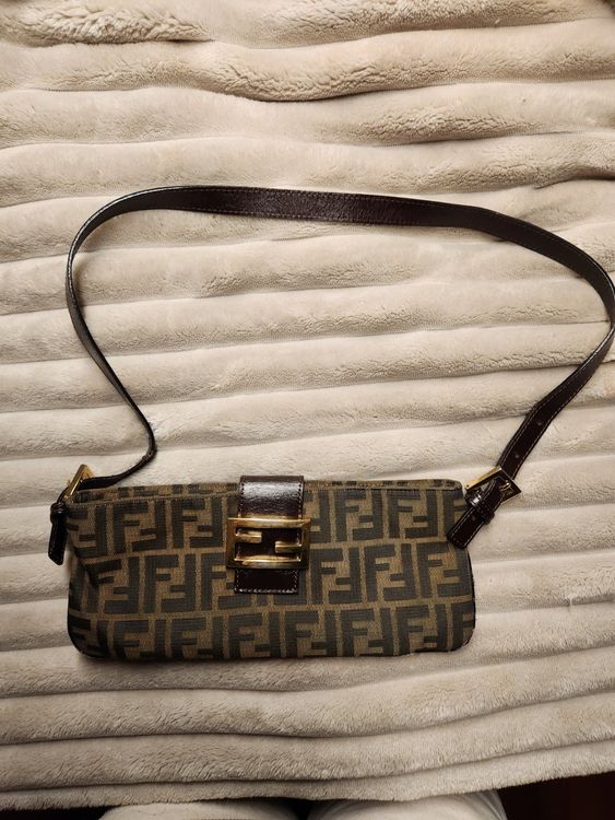 Fendi Sac bandoulière (Gebraucht) in Echandens für CHF 25 – mit ...