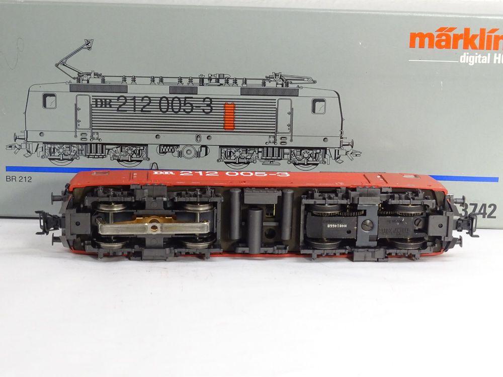 Märklin 3742 Elektrolok BR212, Digital, Rot, H0,WS/AC,OVP (Gebraucht ...