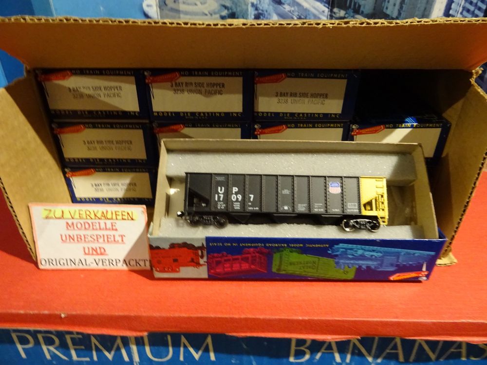 ROUNDHOUSE 3238 UNION PACIFIC 12x 3 BAY RIP SIDE HOPPER (Neu und ...