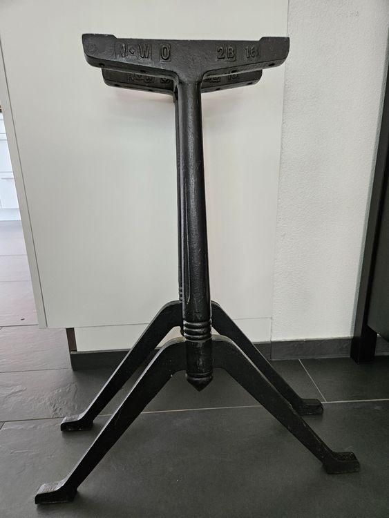 Vintage N+W Gusseisenbeine für Tische (Gebraucht) in Dietikon für CHF 162 – nur Abholung auf ...