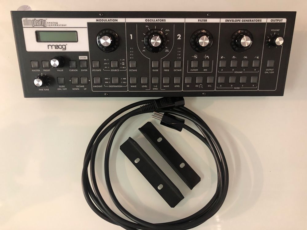 Moog Slim Phatty - Fat Analog Synthesizer - inkl. Rackears (Gebraucht ...
