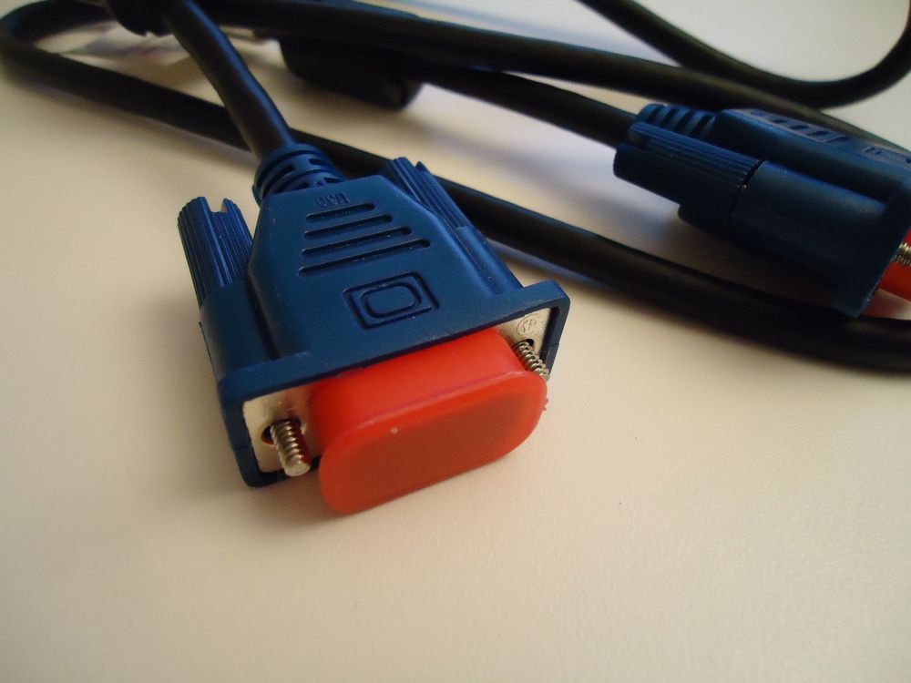VGA Kabel 1.4m Monitorkabel (Gebraucht) in Emmenbrücke für CHF 2 – mit ...