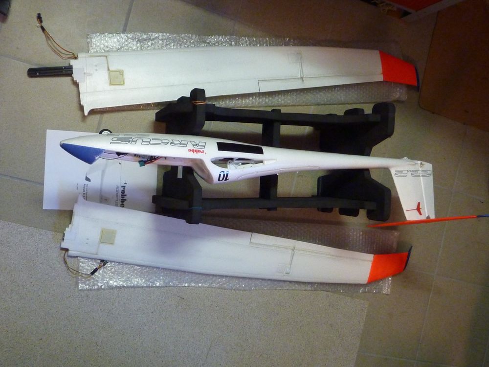 Neuwertiger Motorsegler Arcus E 2.2 von Robbe | Kaufen auf Ricardo