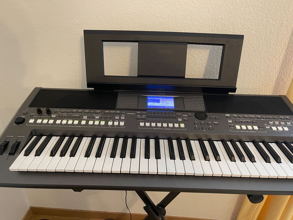 Keyboard Yamaha PSR-S670 (Gebraucht) in Zürich für CHF 653 – nur ...