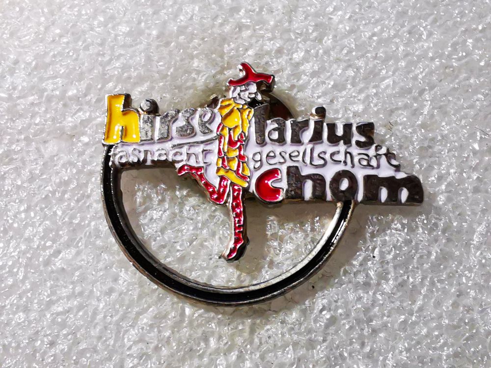 Ansteckpin 61: Hirse Tarius Narrengesellschaft Chom (Gebraucht) in ...