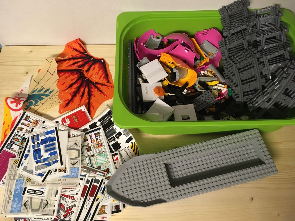 1200 Gr. Lego Divers, Gleis, Boot, Zubehör Teile, Sticker | Kaufen auf ...