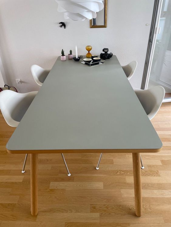 Tisch aus Linoleum und Holz von Faustlinoleum Manufaktur (Gebraucht) in ...