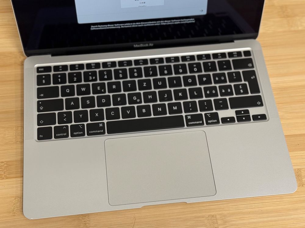 Apple MacBook Air 13" 2020, Core i3, 256GB, 8GB, Silber (Gebraucht) in ...