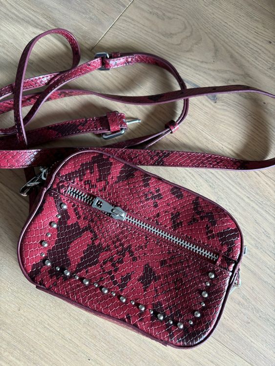 Petit sac rouge style peau de serpent Zara (Neuf (Voir description)) à ...