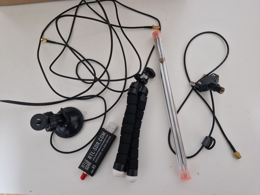 RTL-SDR V3 R820T2 Tuner Dongle mit Dipol-Antennen-Kit – Kaum (Gebraucht ...
