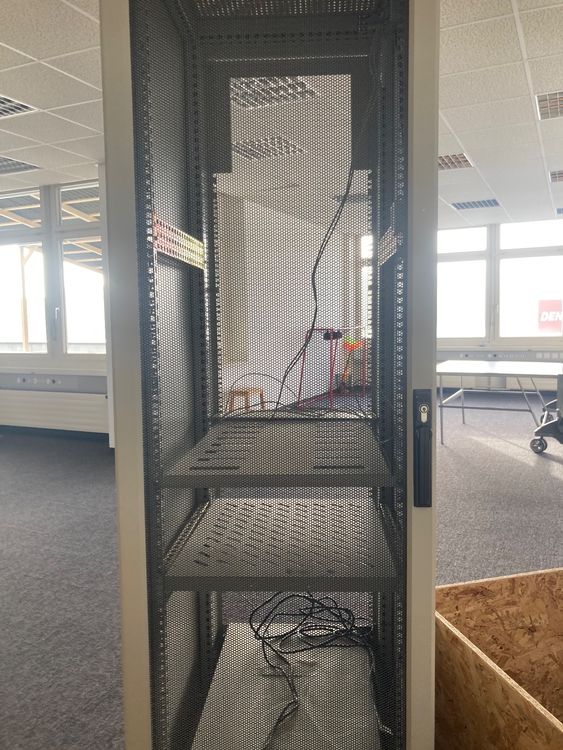 Server Rack | Kaufen auf Ricardo
