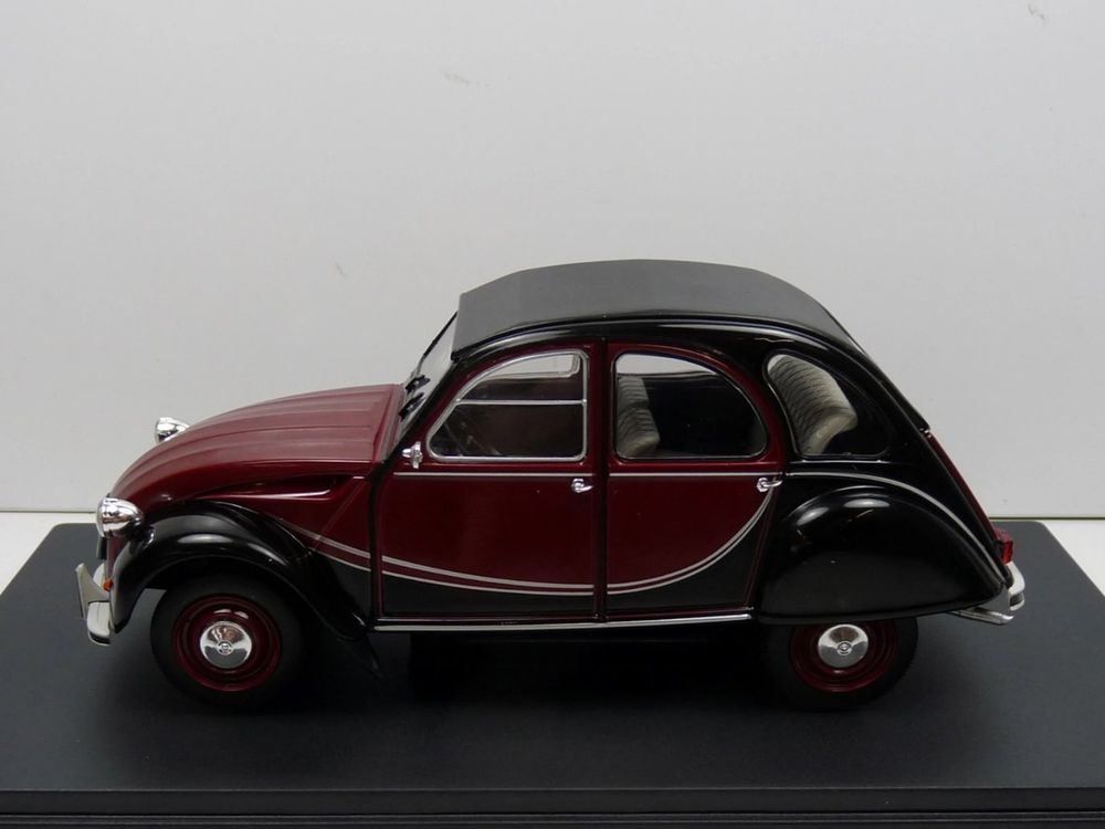 Citroen 2CV Ente 1:24 Charleston (Neu und originalverpackt) in Untervaz ...