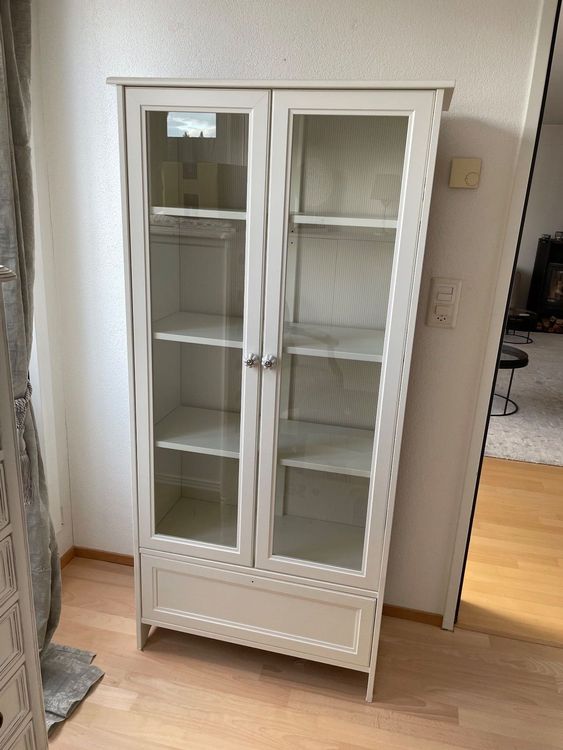 Imagedetailgroer Ikea Vitrinenschrank Modell Bersko Mit Abwechselnd Glas Und 2022 09 01768451