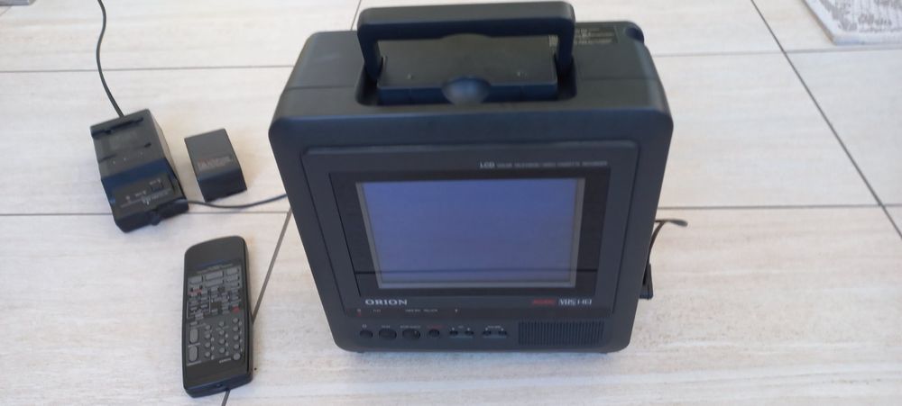 Portabler TV, VHS Player, Orion Combi LCD 650 für Bastler (Gebraucht ...