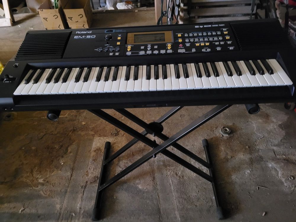 Roland EM-50 Kreative Keyboard mit Ständer und dvi. Zubehör (Gebraucht ...