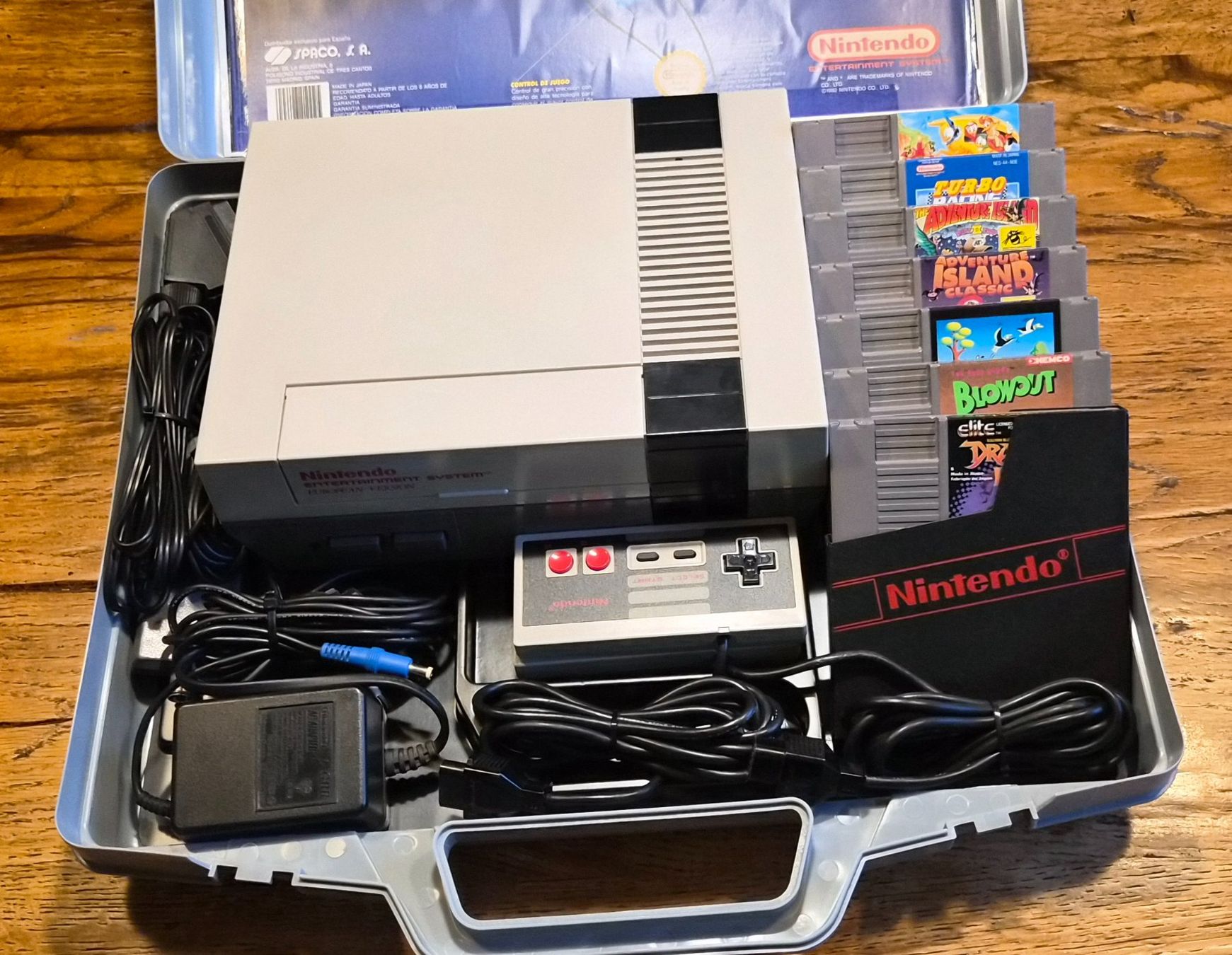 Nintendo NES Konsole mit 7 Spielen - im coolen Koffer 👌 (Gebraucht) in ...
