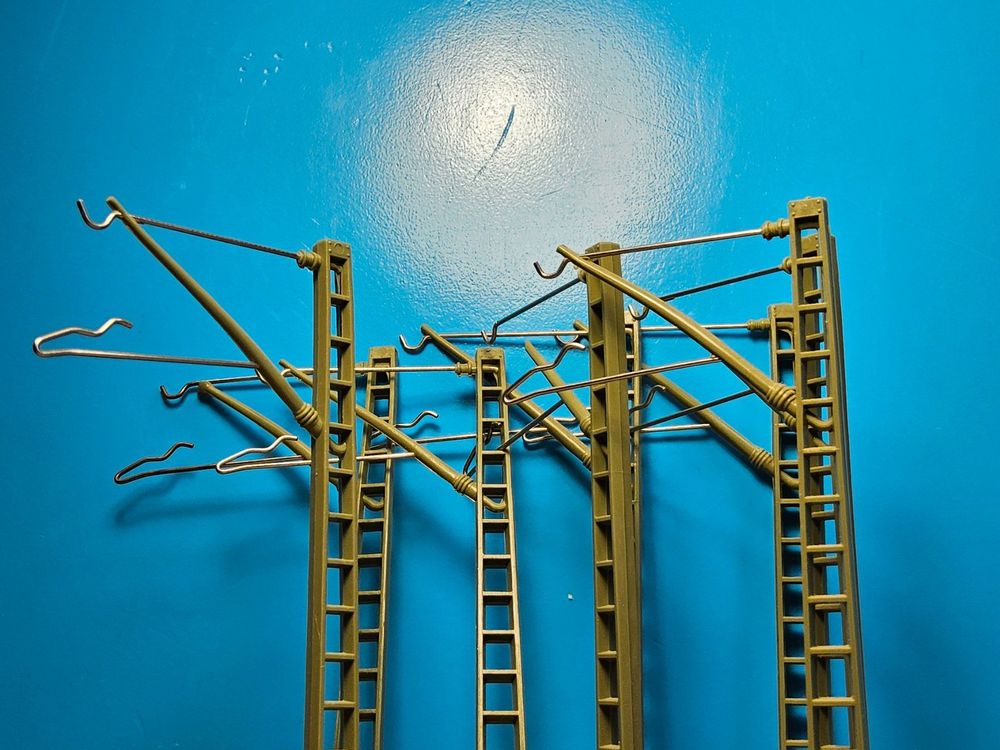50 x Märklin 7009 Oberleitung _ Mast für Fahrleitung _ 100mm (Gebraucht ...