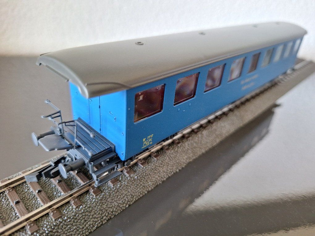 ROCO HO, Voiture bleu, train à vapeur de la vallée de Joux (Neuf avec ...