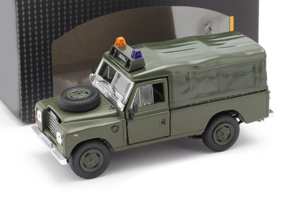 Land Rover Series III 1971-1983 oliv 1:43 von Cararama (Neu und ...