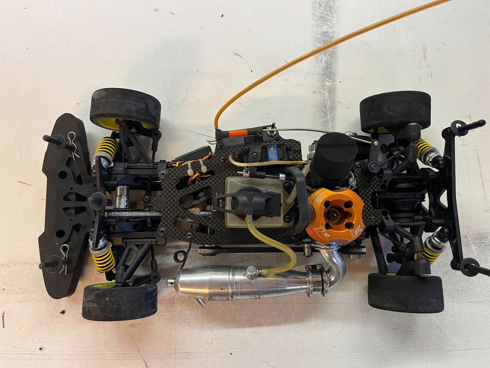 RC Auto Serpent 710 mit zusätzlichen Carosserien | Kaufen auf Ricardo