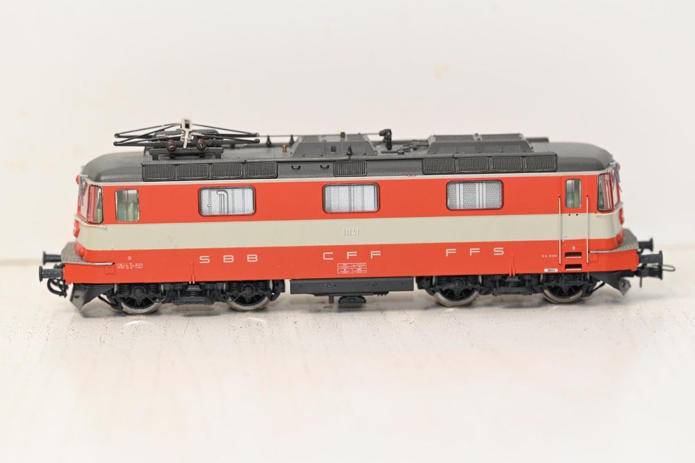 Re 4/4 II Swiss Express Roco HO/DC ohne OVP , läuft (Gebraucht) in ...