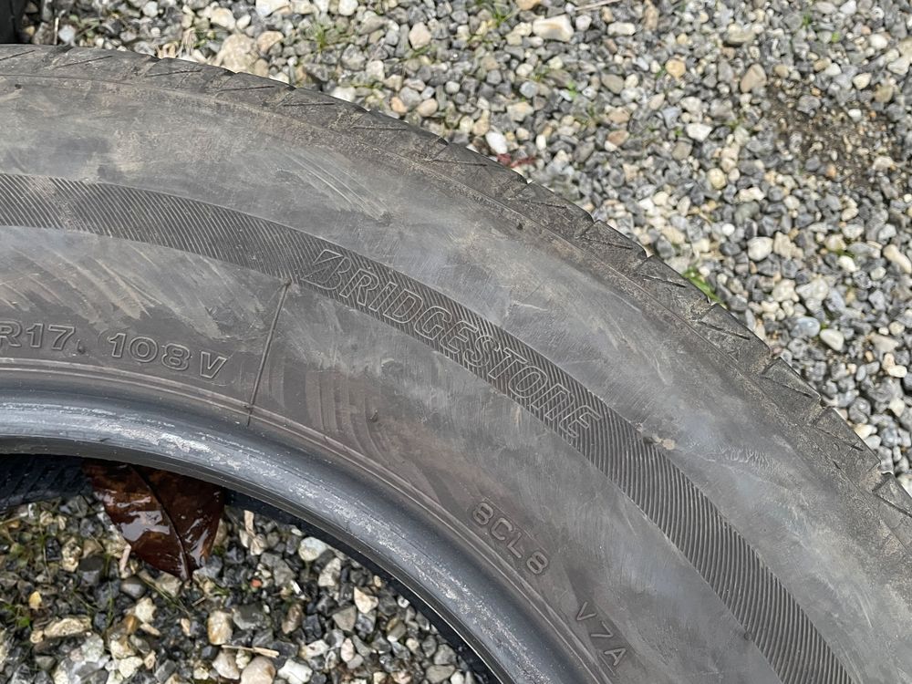 FÜR EXPORT / ALS DEFEKT : 4 Reifen Bridgestone 235/65 R17 (Defekt) in ...