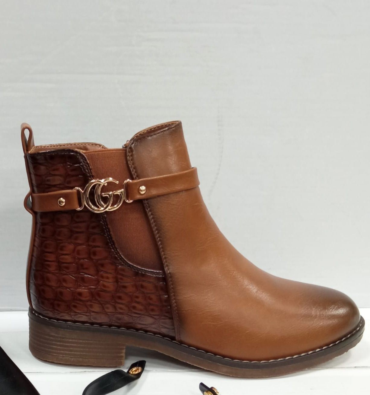 Schuhe Gr.40 NEU (Neu und originalverpackt) in St. Gallen für CHF 56.9 ...