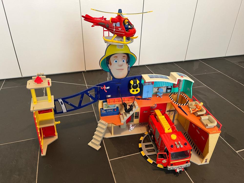 Feuerwehrmann Sam Mega Feuerwehrstation XXL mit Heli & Auto (Gebraucht ...